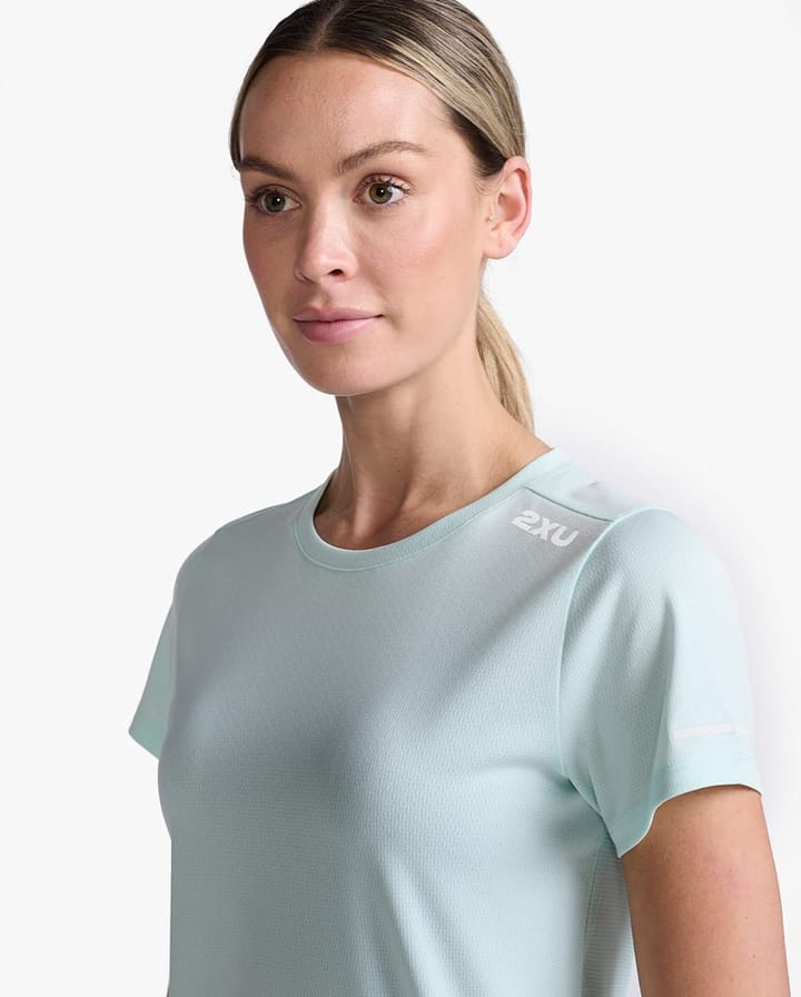 2XU Women's Aero Tee Glacier/White Reflective | Fjellsport.no