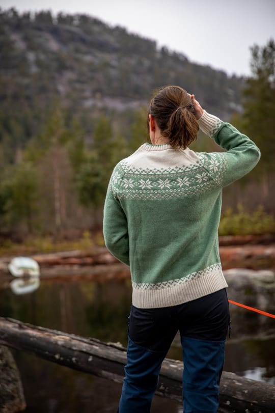 Gridarmor Women’s Snøkrystall Round Neck Ullgenser Green/White/Beige ...