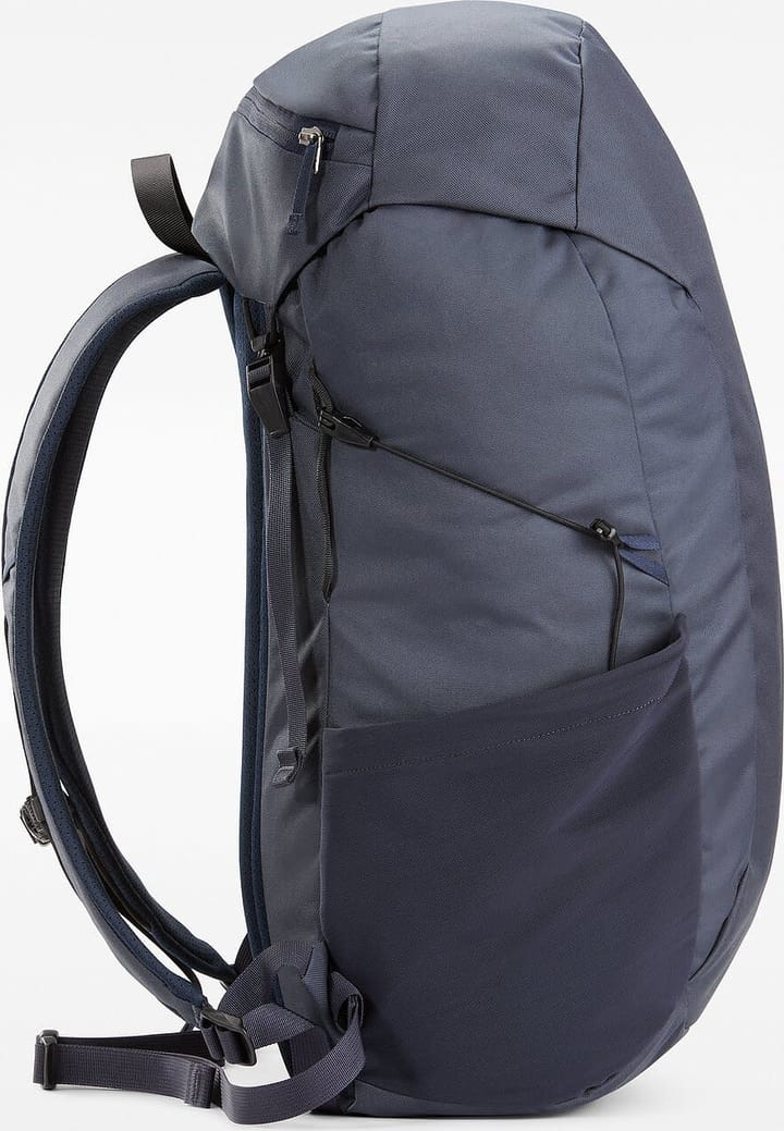 Arc'teryx Mantis 30 Backpack Black Sapphire | Kjøp Arc'teryx Mantis 30 ...